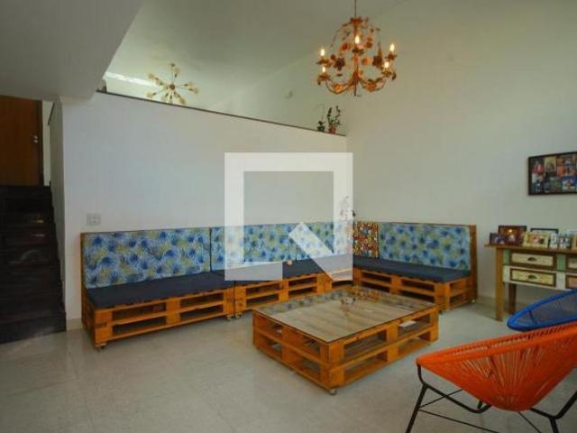 Casa à Venda Planalto, 4 Quartos, 377 m2