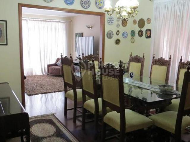 Casa à Venda Planalto Paulista 4 Suítes, 5 Vagas, piscina, 10 x 40, ótimo local