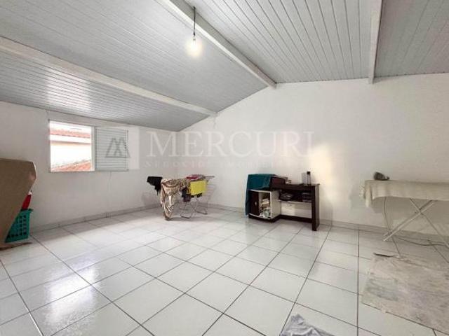 Casa à venda, Praia da Enseada, 3 Suítes e Churrasqueira Mercuri Imóveis Imobiliária no Guarujá