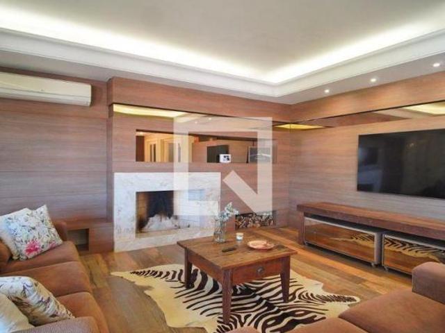 Casa à Venda Primavera, 3 Quartos, 295 m² Novo Hamburgo