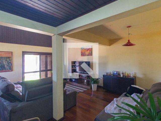 Casa à Venda Primavera, 4 Quartos, 243 m² Novo Hamburgo