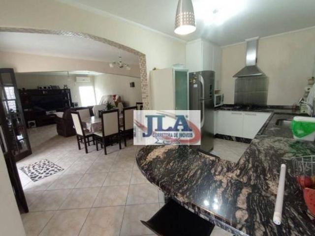 Casa à venda, propriedade conta com 4 casas residenciais, 397 m² por R$ 1.500.000 Abranches Curi