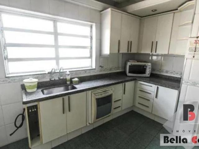 Casa a venda próxima a av Paes de Barros com 2 dormitórios, 2 vagas de garagem e quintal