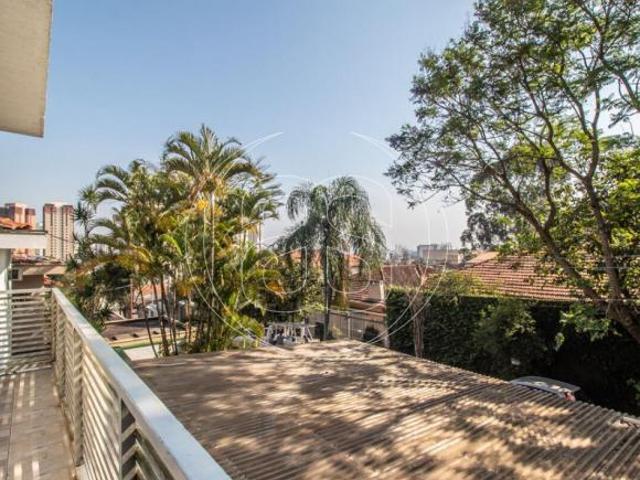 CASA A VENDA PRÓXIMA A AVENIDAS E HOSPITAIS