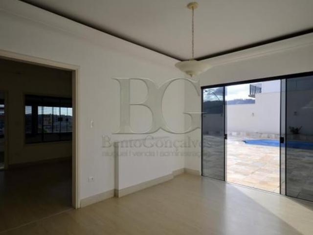 Casa à venda próxima ao centro