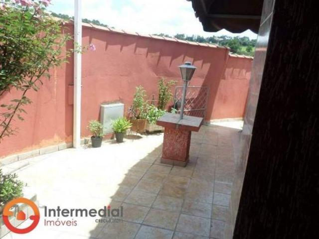 Casa à venda próxima ao centro de Boituva com 3 dormitórios e 3 vagas de garagem