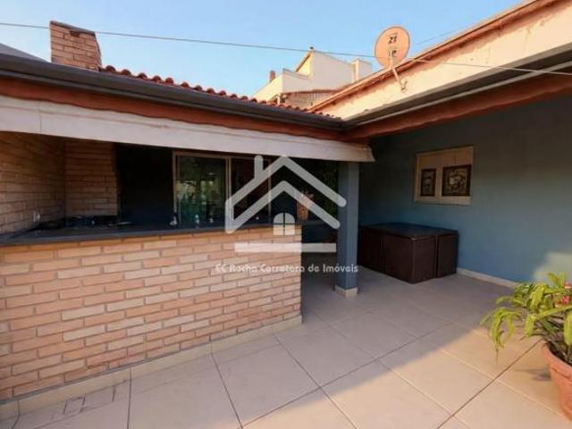 Casa à Venda Próximo ao Centro de Pedreira/SP | Oportunidade Única