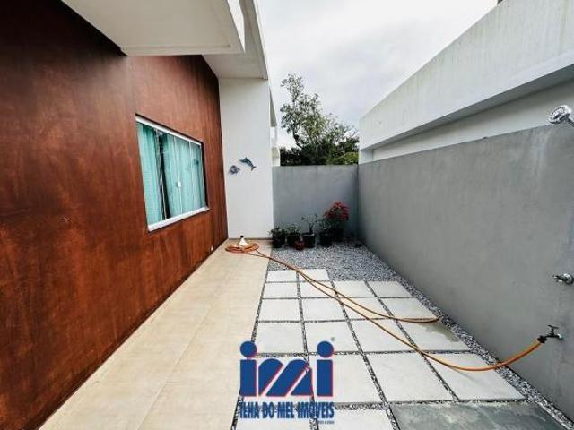 Casa a venda próximo ao mar