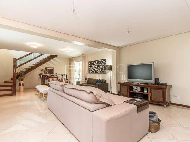 Casa a venda QI 27 6 quartos 4 suítes 3 vagas