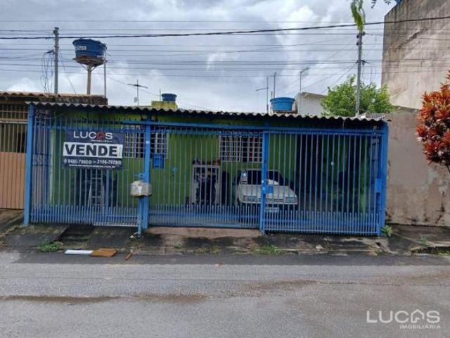 Casa à venda QR 206 bem localizada Samambaia