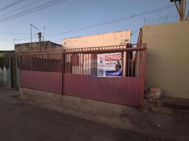 Casa a venda QR 425, conjunto 25, 03 quartos, 01 suíte