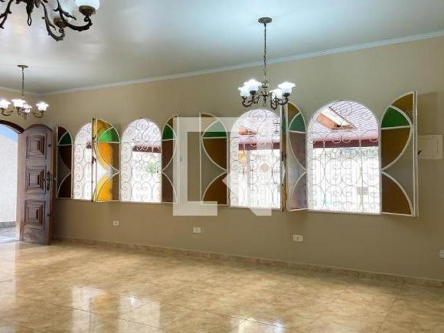 Casa à Venda Quitaúna, 3 Quartos, 213 m2