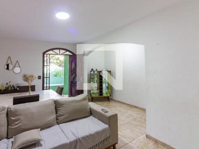 Casa à Venda Quitaúna, 3 Quartos, 300 m2