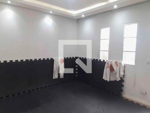 Casa à Venda Quitaúna, 2 Quartos, 250 m2
