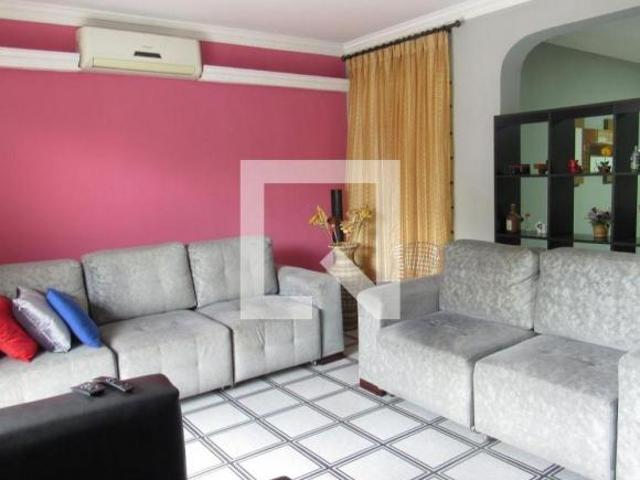 Casa à Venda Quitaúna, 4 Quartos, 245 m2