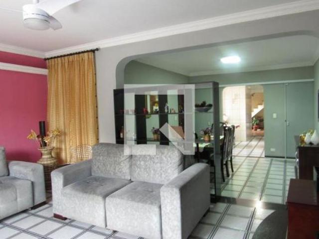 Casa à Venda Quitaúna, 4 Quartos, 245 m² Osasco