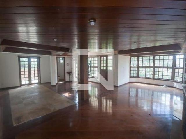 Casa à Venda Retiro das Pedras, 3 Quartos, 300 m² Brumadinho
