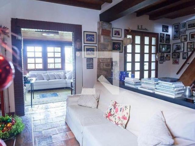Casa à Venda Retiro das Pedras, 4 Quartos, 300 m² Brumadinho