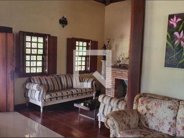 Casa à Venda Retiro do Chalé, 3 Quartos, 250 m² Brumadinho