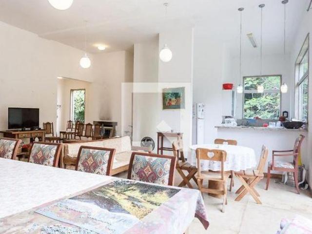 Casa à Venda Retiro do Chalé, 3 Quartos, 276 m² Brumadinho