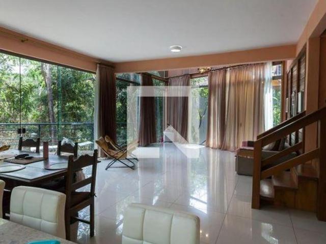 Casa à Venda Retiro do Chalé, 3 Quartos, 350 m² Brumadinho