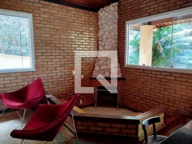 Casa à Venda Retiro do Chalé, 4 Quartos, 400 m² Brumadinho