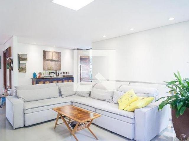 Casa à Venda Retiro do Chalé, 4 Quartos, 1000 m² Brumadinho