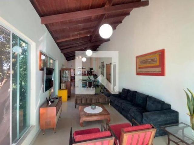 Casa à Venda Retiro do Chalé, 4 Quartos, 300 m² Brumadinho