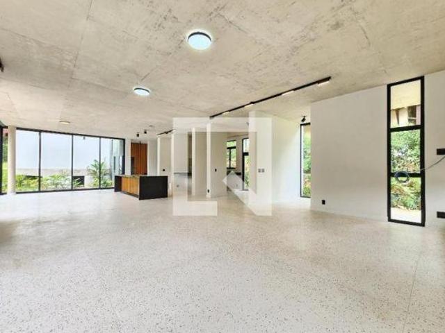 Casa à Venda Retiro do Chalé, 4 Quartos, 353 m² Brumadinho