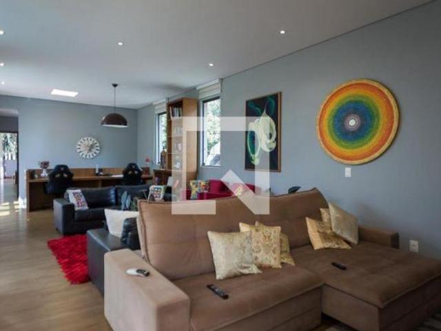 Casa à Venda Retiro do Chalé, 5 Quartos, 500 m² Brumadinho