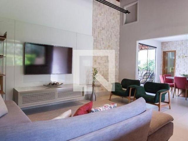 Casa à Venda Retiro do Chalé, 5 Quartos, 1000 m² Brumadinho