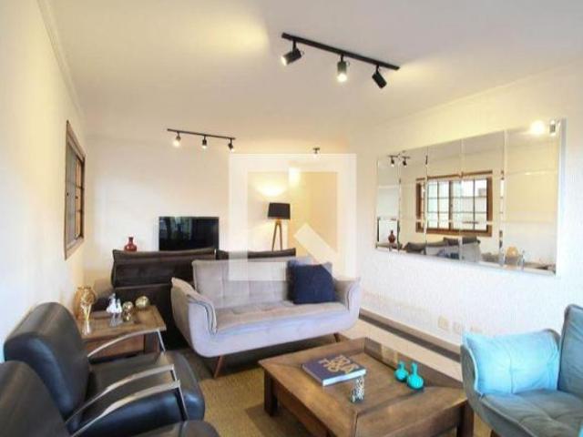 Casa à Venda Real Parque, 3 Quartos, 220 m² São Paulo