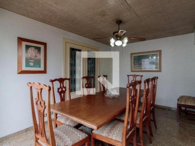 Casa à Venda Real Parque, 4 Quartos, 240 m2