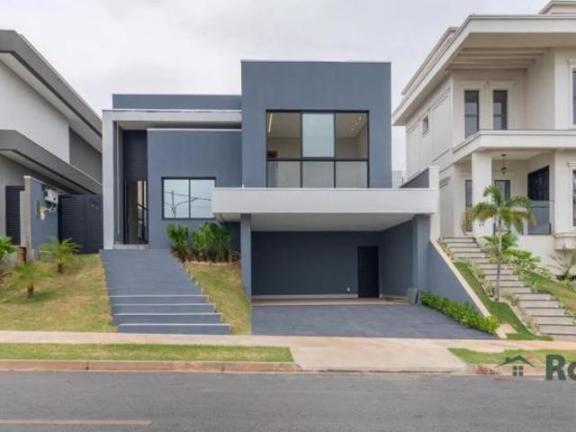 Casa à Venda Recém Construida com 4 SUÍTE s, escritório, COZINHA GOURMET e PISC