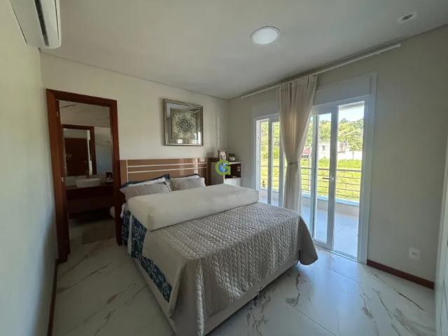 Casa à Venda Recém Construida de Alto Padrão – 400m do Mar