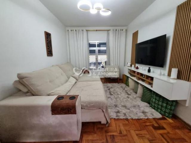 CASA A VENDA, REFORMADA, 3 DORMITÓRIOS, SUÍTE, SALA, COZINHA, 2 VAGAS DE GARAGEM COBERTAS. VILA CALI