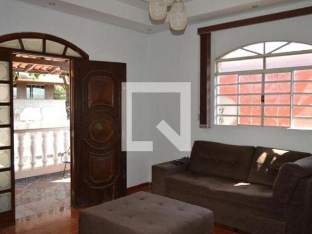 Casa à Venda Ressaca, 3 Quartos, 708 m² Contagem