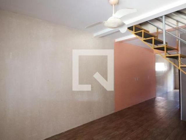 Casa à Venda Rio Branco, 2 Quartos, 45 m² Canoas