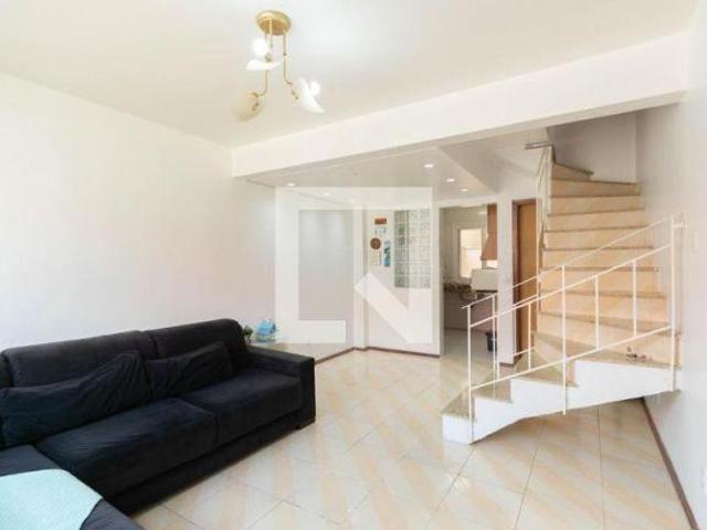 Casa à Venda Rio Branco, 2 Quartos, 68 m² Canoas