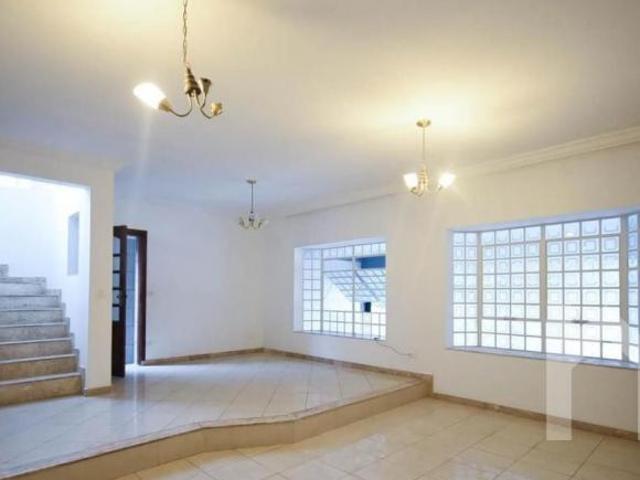 Imperdível: Casa à venda no Super Quadra Morumbi, 4 quartos, 4 suítes, 3 salas, 6 banheiros, 280m² e
