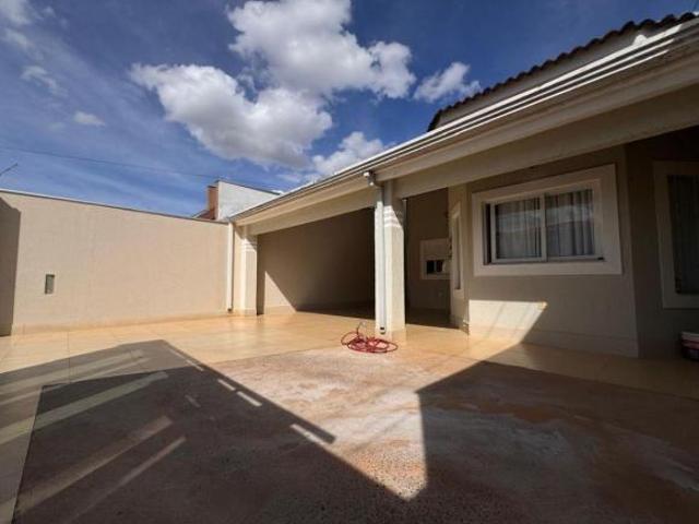 CASA À VENDA – RUA 12, CONDOMÍNIO VAZADO 12A | FRENTE PARA O TAGUAPARK PRÓXIMO AO DIA A DIA