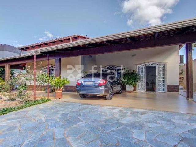 Casa à Venda Rua 4A Vicente Pires, 4 Quartos, 2 Suítes