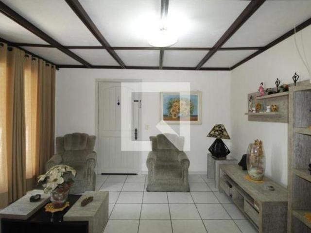 Casa à Venda Rubem Berta, 2 Quartos, 150 m² Porto Alegre
