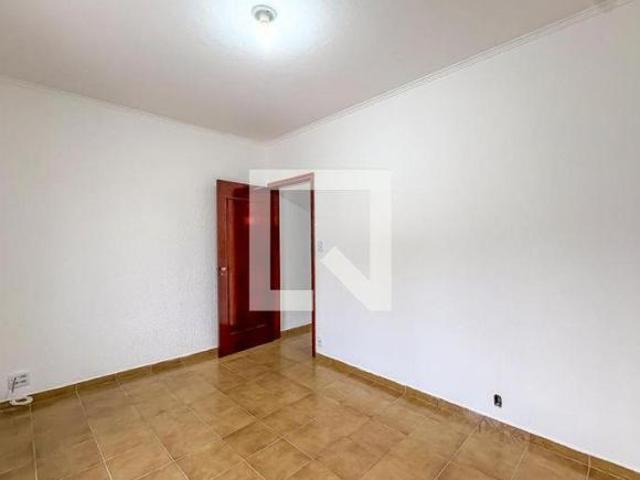 Casa à Venda Taboão, 2 Quartos, 200 m2