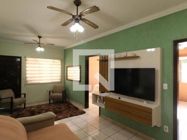 Casa à Venda Taboão, 2 Quartos, 220 m² Diadema