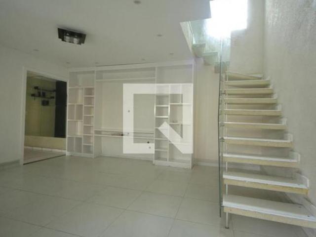 Casa à Venda Taboão, 3 Quartos, 177 m2