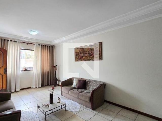 Casa à Venda Taboão, 3 Quartos, 211 m2