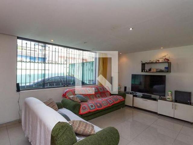 Casa à Venda Taboão, 3 Quartos, 258 m2