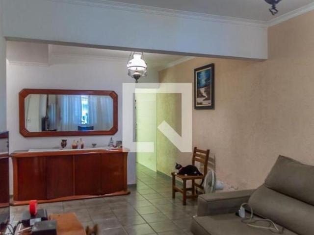 Casa à Venda Taboão, 4 Quartos, 167 m2