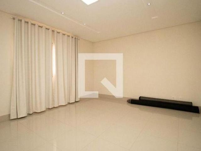 Casa à Venda Taguatinga, 2 Quartos, 350 m² Brasília